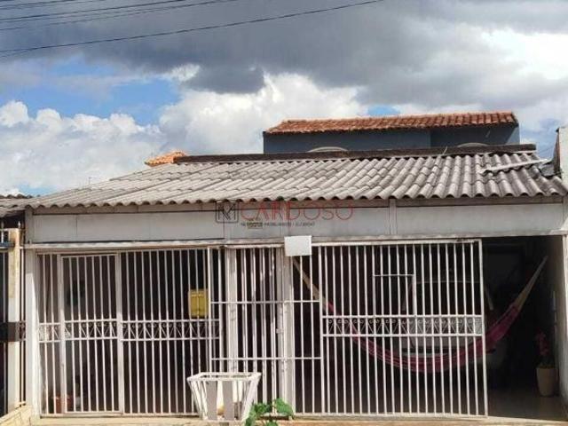 Casa de 3 quartos na Laje – De Frente para a Avenida – R$ 460.000