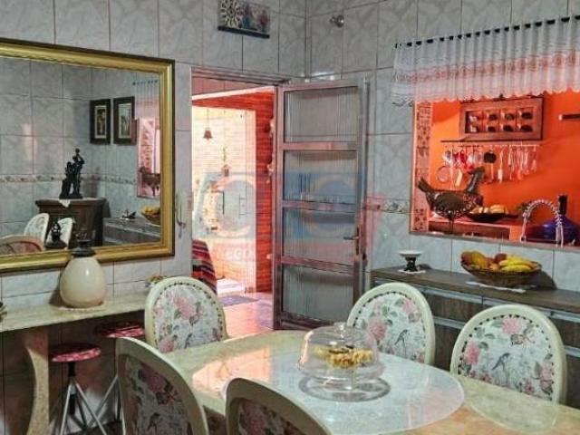 Casa de 3 quartos no Parque São Lourenço, Indaiatuba SP 124m², 1 suíte, 1 sala, 2 vagas de garagem