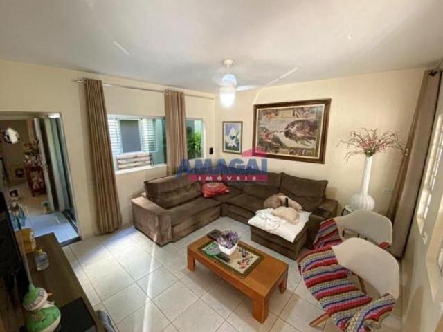 Casa de 3 quartos para venda na Cidade Jardim