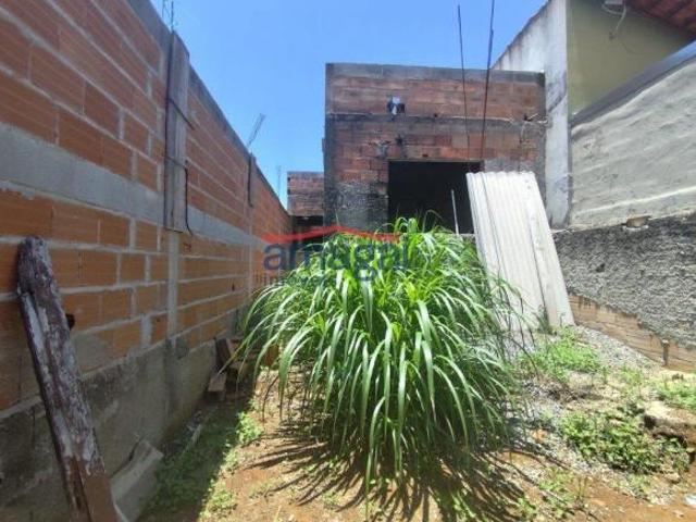 Casa de 3 quartos para venda no Parque Imperial