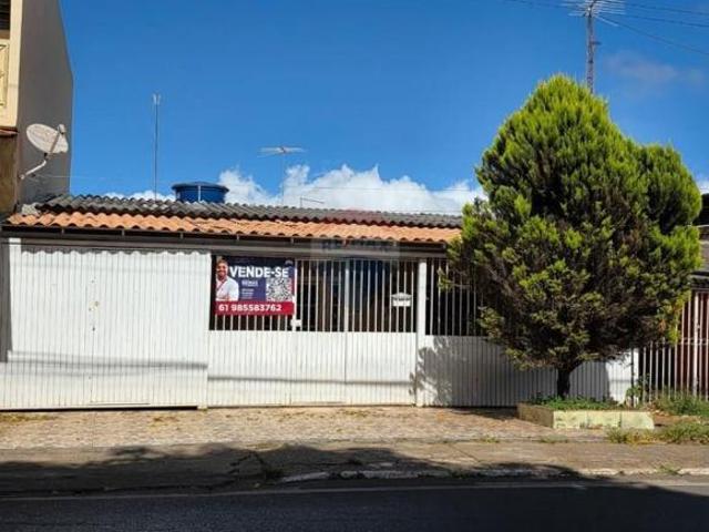 Casa de 3 Quartos, QNP 16, Ceilândia Sul – Aceita Financiamento!