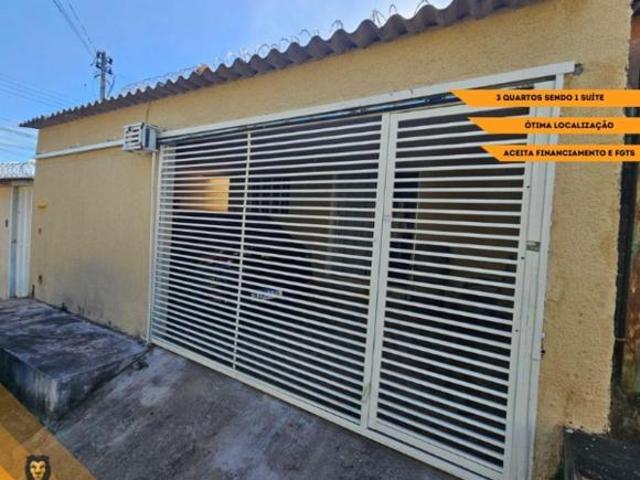 CASA DE 3 QUARTOS SENDO 1 SUÍTE À VENDA EM SAMAMBAIA