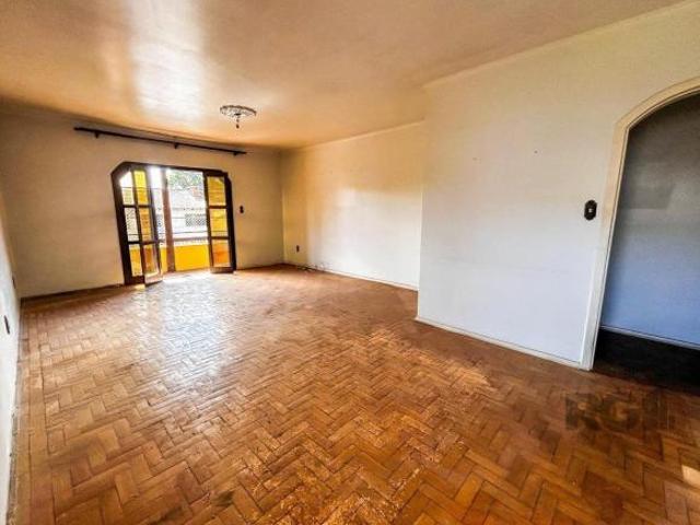 Casa de 3 Quartos, suíte, garagem fechada, churrasqueira, na Cavalhada Poa/RS