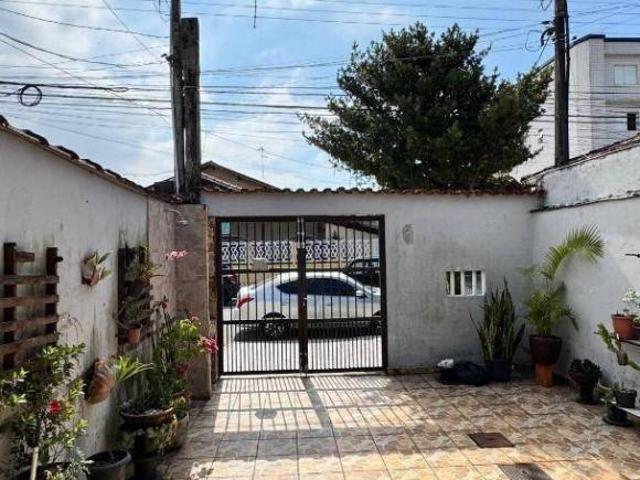 Casa de 3dormt sendo 1 suite 200 mts da Praia