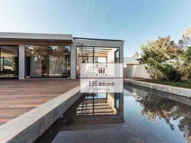 Casa de 490 m2 4 quartos 2 suítes