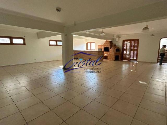 Casa de 400 m² na Navarra Granja Viana Cotia SP, aluguel por R$ 9.500/mês