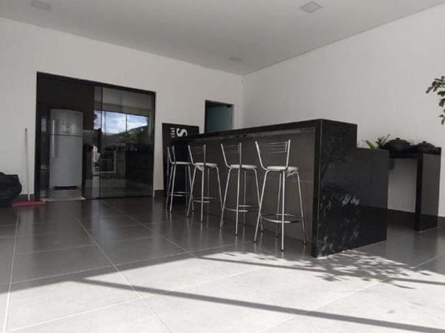 Casa de 400 m² com 4 quartos à venda em 26 de Setembro