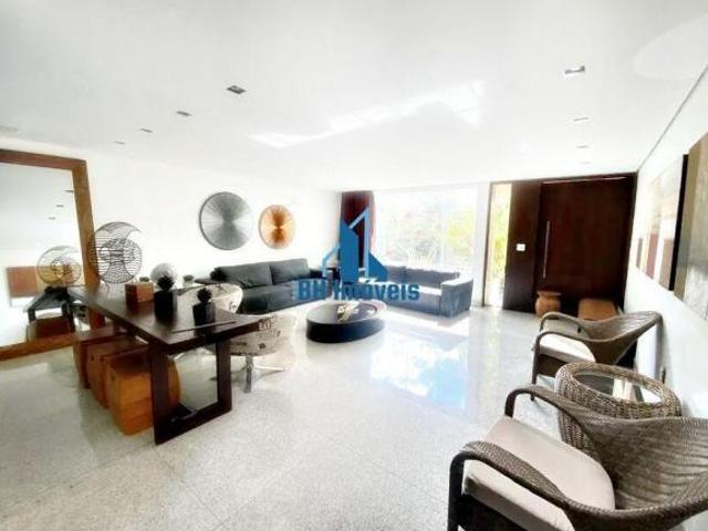 Casa de 420 m² com 5 Quartos e 4 vagas à Venda no bairro Castelo em Belo Horizonte.