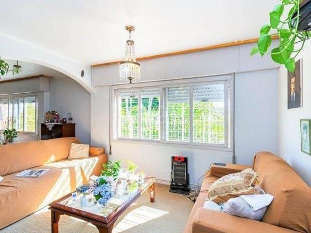 Casa de 424m² no Bairro Chácara Das Pedras