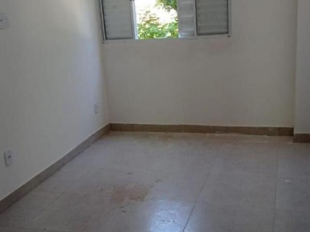 Casa de 4 cômodos, com vaga de garagem 57m² Taboão da Serra