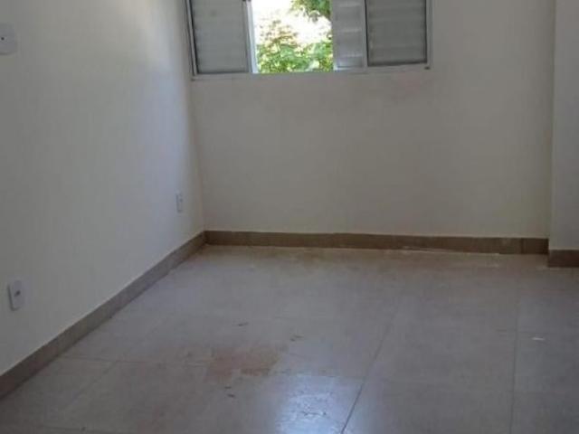 Casa de 4 cômodos, com vaga de garagem 57m² Taboão da Serra