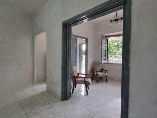 Casa de 4 dormitórios, 2 banheiros para venda pronta para morar no bairro Partenon em Porto Alegre/R