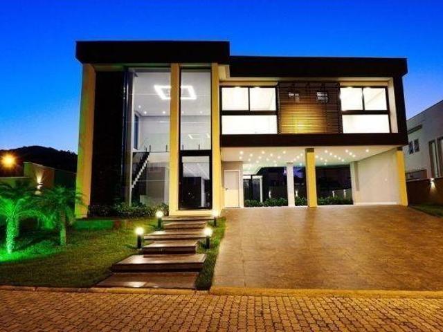 Casa de 4 Dormitorios Arujazinho II