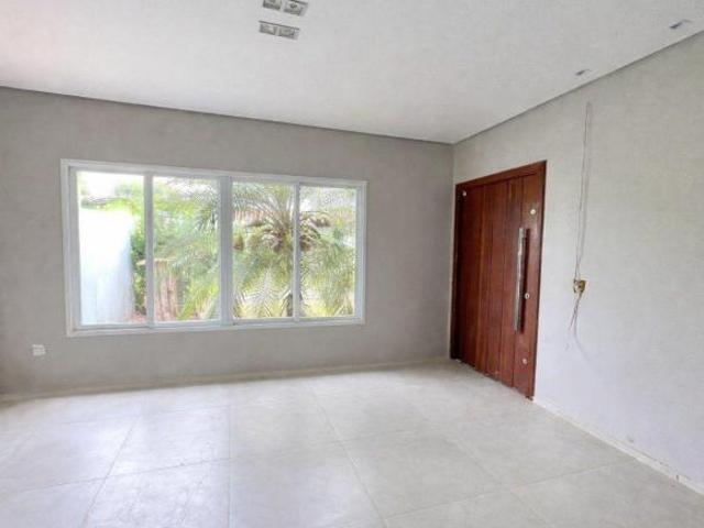 Casa de 4 Dormitórios e 3 vagas de garagem em Canoas