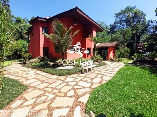 Casa de 4 dormitórios em Condomínio fechado em meio a mata atlântica!