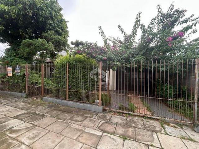 Casa de 4 dormitórios no bairro Avenida!