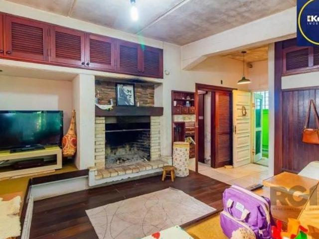 Casa de 4 dormitórios no bairro Belém Novo