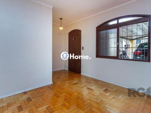 Casa de 4 dormitórios no bairro Camaquã