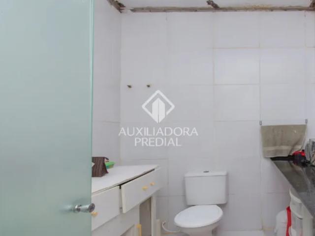 Casa com 4 dormitórios e 2 vagas de garagem no bairro Vila Assunção
