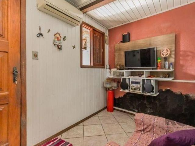 Casa de 4 dormitórios, no bairro Vila Jardim