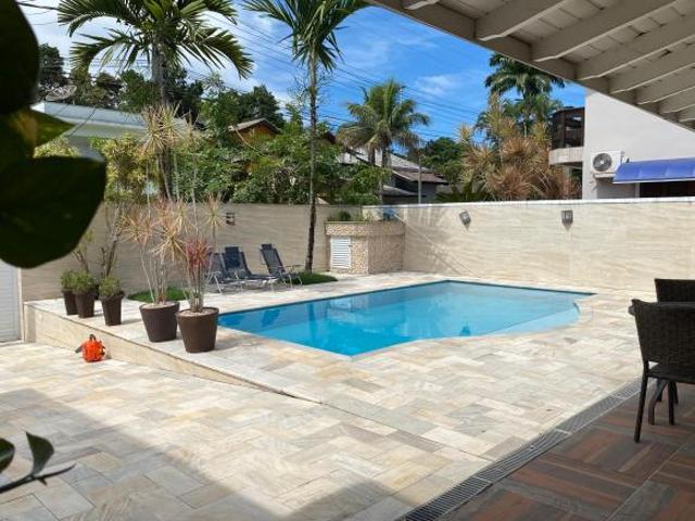 Casa de 4 dormitórios na Riviera de São Lourenço