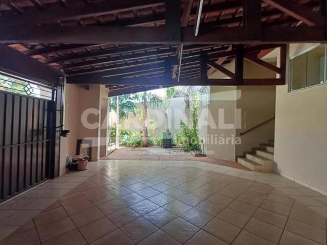 casa de 4 dormitórios sendo 2 suítes no Jardim Alvorada em São Carlos SP