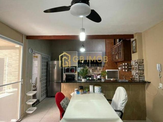 Casa de 4 dormitórios Vila das Palmeiras