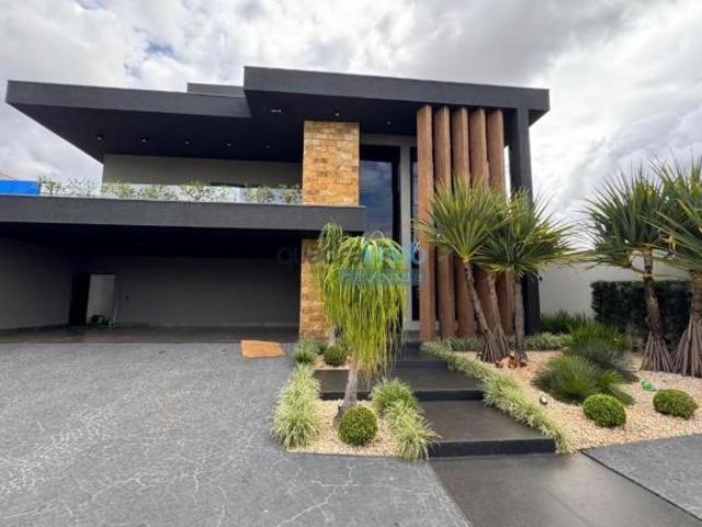 Casa de 4 suítes no Condomínio Baviera em Vicente Pires