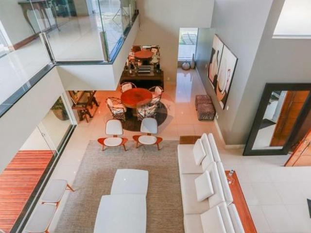 Casa de 4 suites com Luxo e Conforto a venda no Condomínio Lago Azul