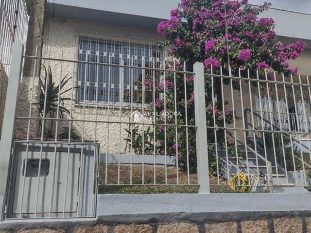 Casa de 4 quartos 2 suítes e 4 vagas no bairro Vila Ipiranga