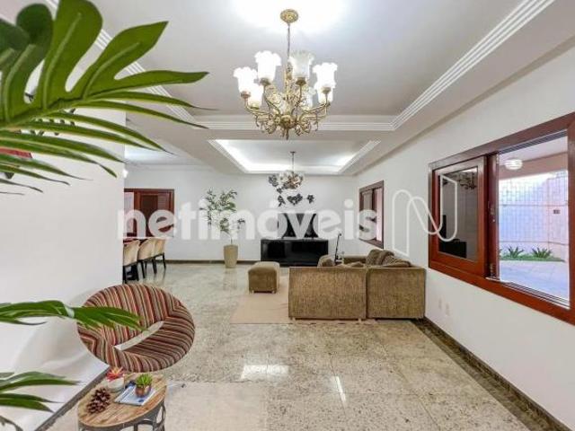 Casa de 4 quartos à venda no Letícia!