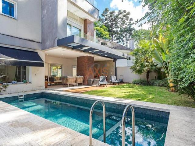 Casa de 4 Quartos à Venda no Residencial Charlecote Village | Campo Comprido Curitiba