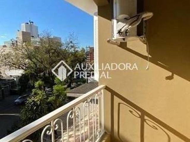 Casa de 4 quartos com 3 vagas à venda no bairro Menino Deus em Porto Alegre