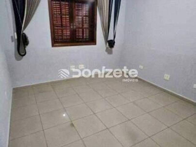 Casa de 4 Quartos com 2 Suítes à Venda em Vila Boa Vista, Santo André – Financiamento Disponível