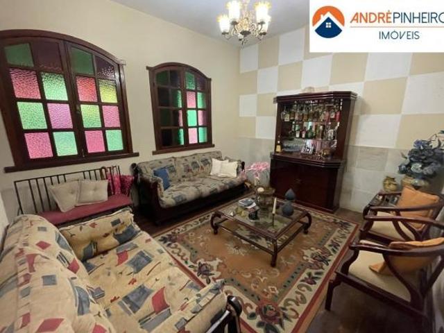 Casa de 4 Quartos com 2 Suítes e Espaço Gourmet no Planalto BH – Lote de 360m²