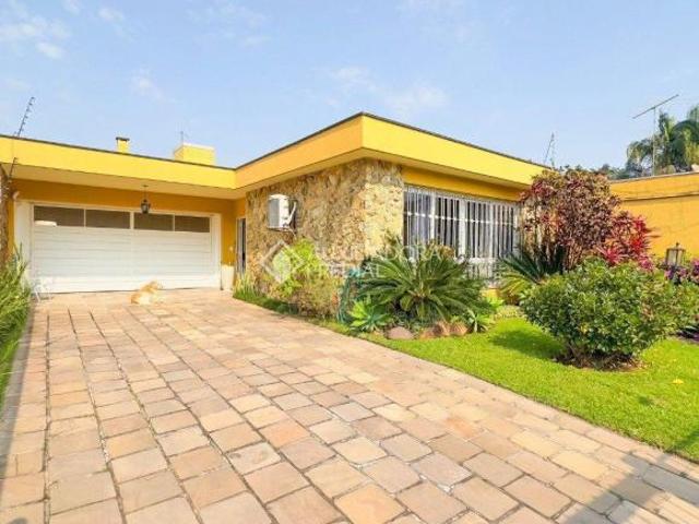 Casa de 4 quartos com 4 vagas à venda no bairro Chácara das Pedras em