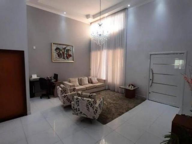 Casa de 4 quartos e 3 suítes na Estância das Flores, Jaguariúna SP, com 350m². Venha conferir!
