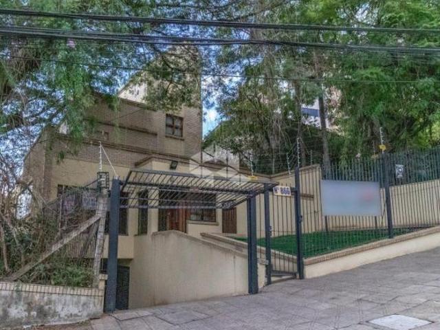 Casa de 4d em condomínio no Bairro Menino Deus
