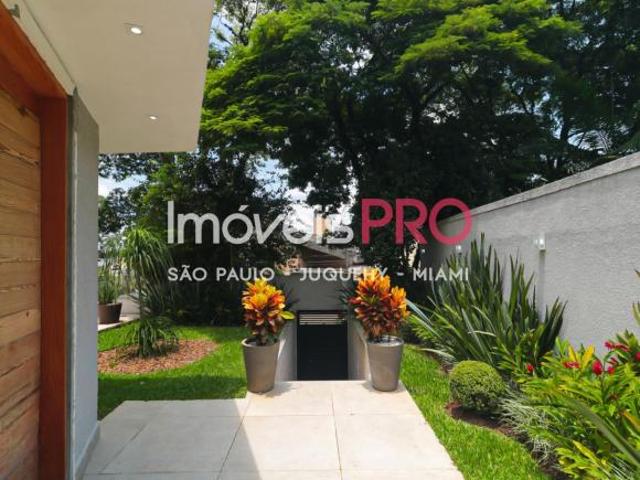 Casa de 568 mts 4 dorm 3 suites a venda em Morumbi