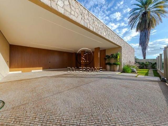 Casa de 500 m² à venda no Lago Sul com 4 quartos 4 suítes