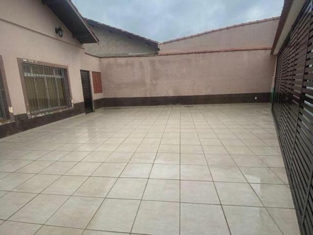 Casa de 5 dormitórios c/ 5 Vagas, Área útil 241m², em Suzano SP
