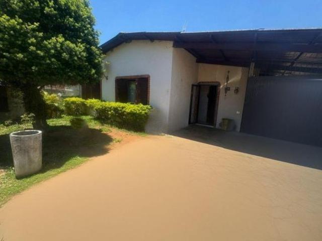 Casa de 5 dormitórios e 4 vagas de garagem em Canoas