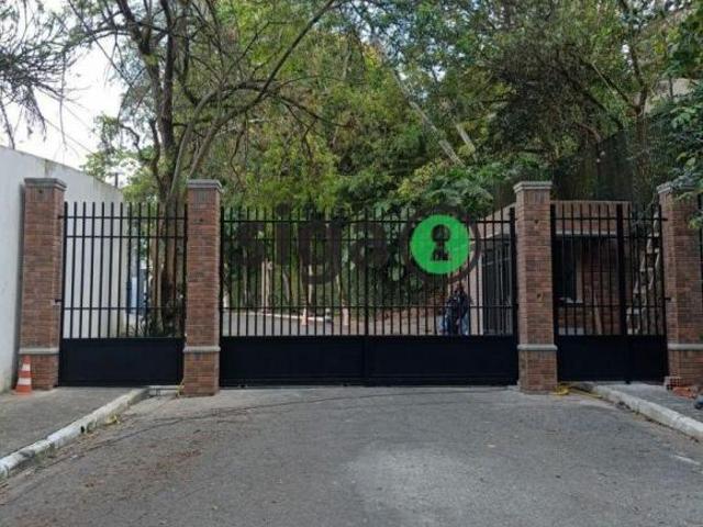 Casa de 5 dormitórios em condomínio no Real Parque