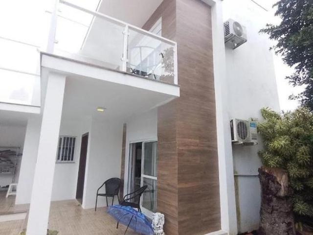 Casa de 5 dormitórios, piscina e 4 vagas de garagem em Canoas