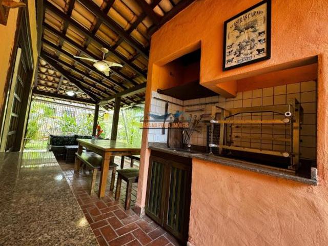 Casa de 5 suítes à menos de 250m do mar