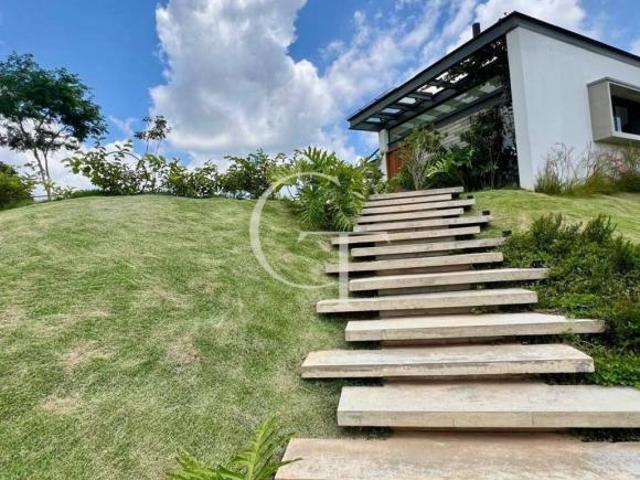 Casa de 5 suítes recém construída à venda no Condomínio Terras de São José II Itu/SP
