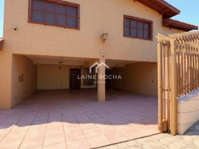 Casa de 5 quartos, 332m² no bairro Centro, em Serra Negra