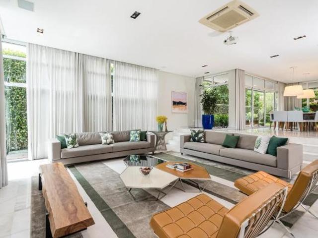 Casa de 5 Quartos à Venda no Condomínio Villa Lobos | Campo Comprido Curitiba