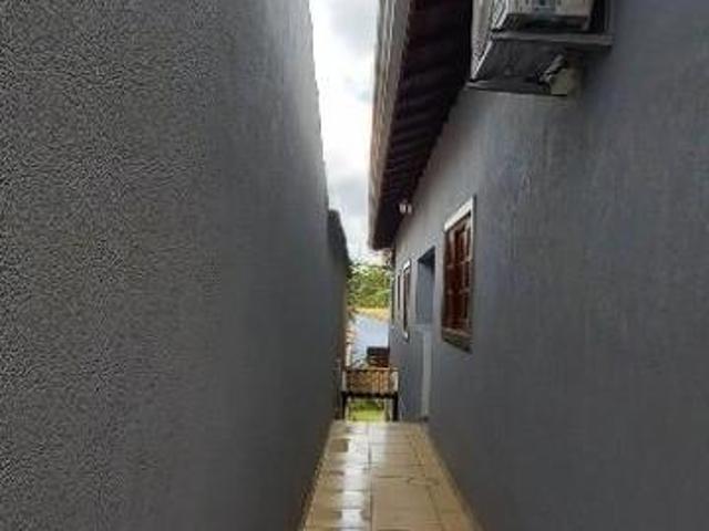 Casa de 5 quartos com suíte e 4 vagas de garagem no Jardim Zeni em Jaguariúna SP!