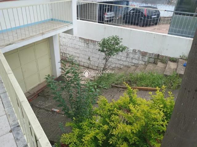 Casa de 5 quartos e 2 vagas no bairro Santo Antônio
